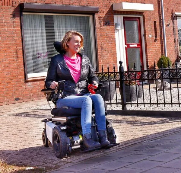 EVO ALTUS Top Line Standing Power Wheelchair | KARMA Medical